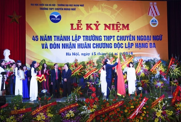 VNU-Media: Trường THPT Chuyên Ngoại ngữ: Tự hào truyền thống, vững bước ...