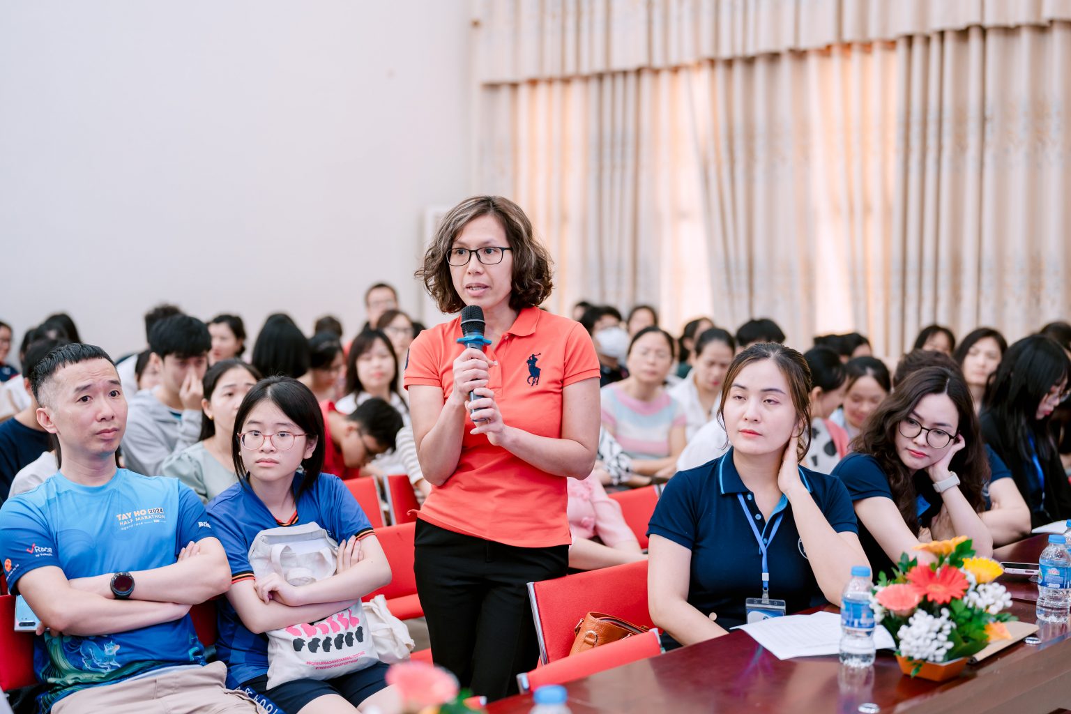 Trường THPT chuyên Ngoại ngữ tổ chức thành công Ngày hội Tư vấn tuyển ...